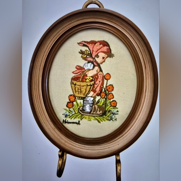 Wall Decor | Vent Hummel Crewel Hand Embroidered Decorative Oval ...